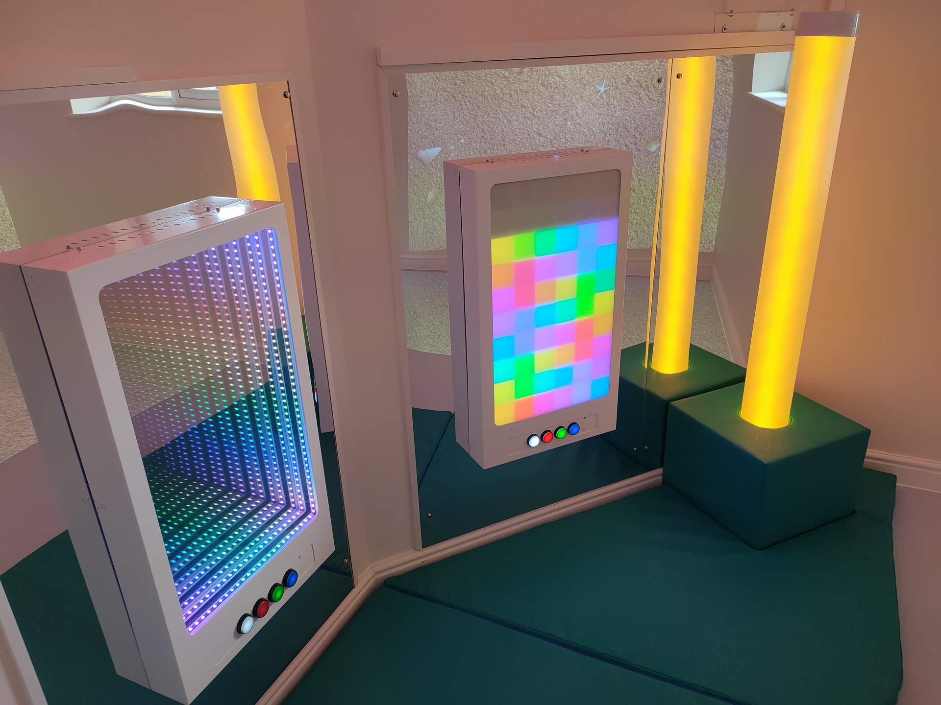 Living Made Easy - Infinity-Glow)